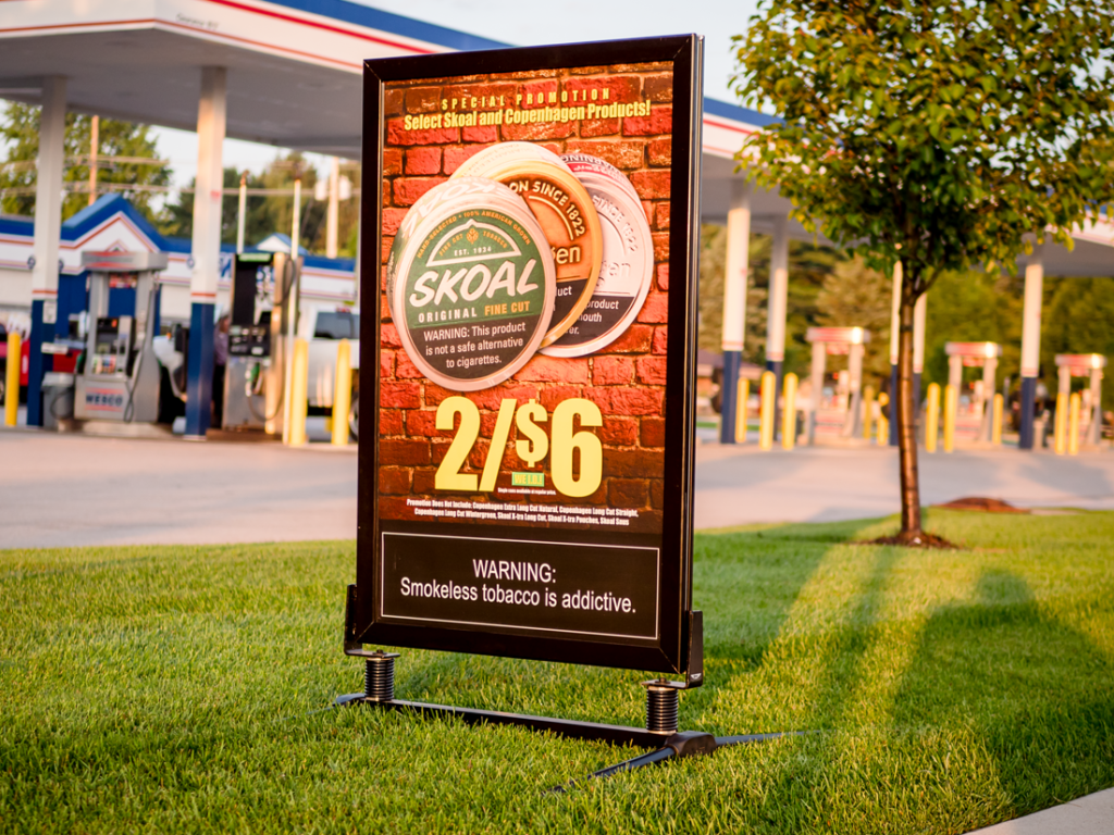 Curbside / Sidewalk Signs | Wilde Signs